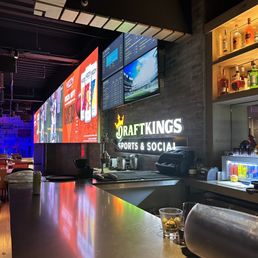 DRAFT KINGS SPORTS AND SOCIAL - Updated May 2025 - 27 Photos & 24 ...