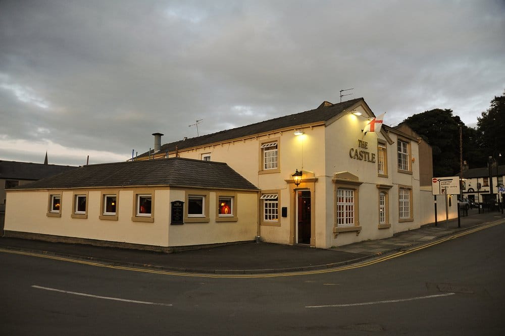 THE CASTLE - Updated October 2024 - Station Road, Clitheroe, Lancashire ...