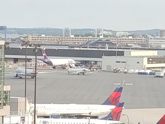 TSA CHECKPOINT A1 - BOSTON LOGAN INTERNATIONAL AIRPORT - Updated ...