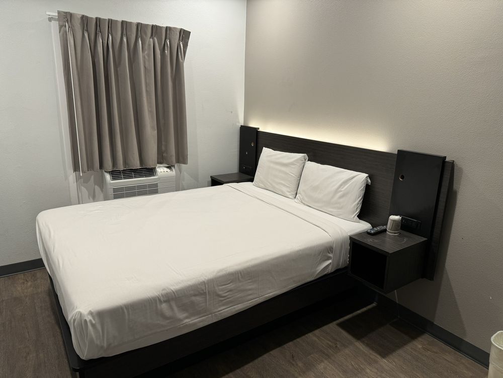 MOTEL 6 - Updated October 2025 - 14 Photos & 14 Reviews - 354 W 9th St ...