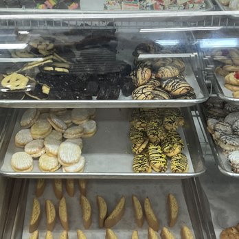 COLOMBINO ITALIAN BAKERY & DELI - Updated August 2025 - 98 Photos & 153 ...