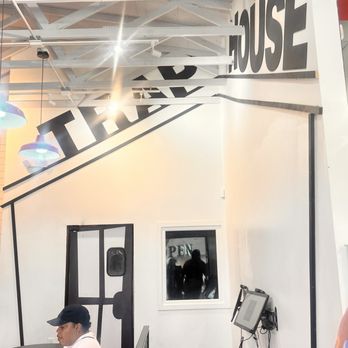 TRAP HOUSE WINGZ - Updated October 2025 - 40 Photos & 21 Reviews - 1204 ...