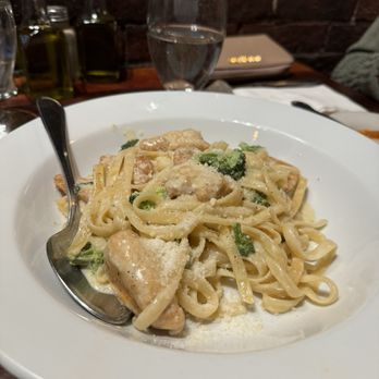 GIACOMO’S RISTORANTE - BOSTON - Updated May 2025 - 3274 Photos & 4369 ...