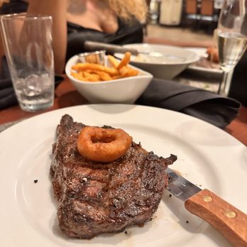 AUGUSTINO’S ITALIAN EATERY AND PRIME STEAKS - Updated December 2025 ...