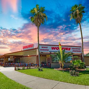 BOMBSHELLS RESTAURANT & BAR - Updated November 2025 - 97 Photos & 215 ...