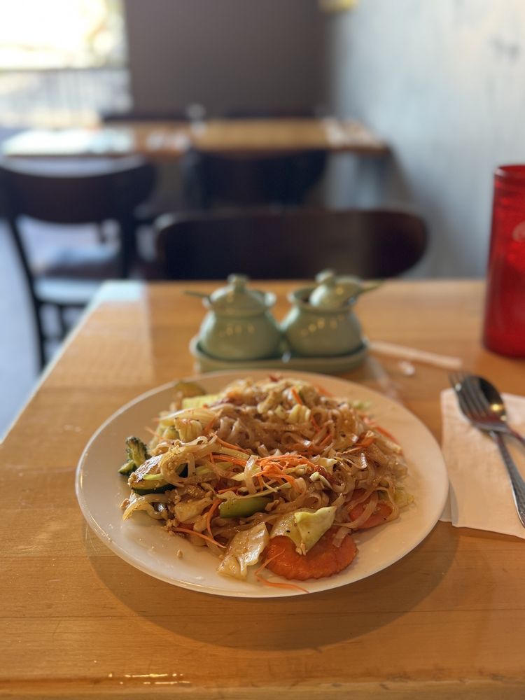 YOD THAI EATERY - Updated December 2025 - 36 Photos & 55 Reviews ...