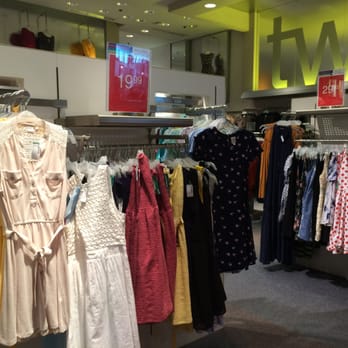 SIMONS - Updated October 2025 - 16 Photos - 3025 Boulevard le Carrefour ...