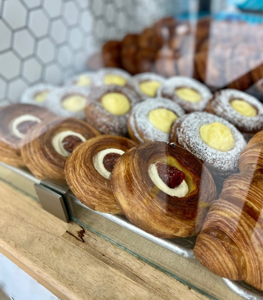 CARACAS BAKERY DORAL - Updated January 2026 - 208 Photos & 96 Reviews ...