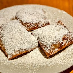 MAPLE TREE INN - Updated December 2025 - 904 Photos & 754 Reviews ...