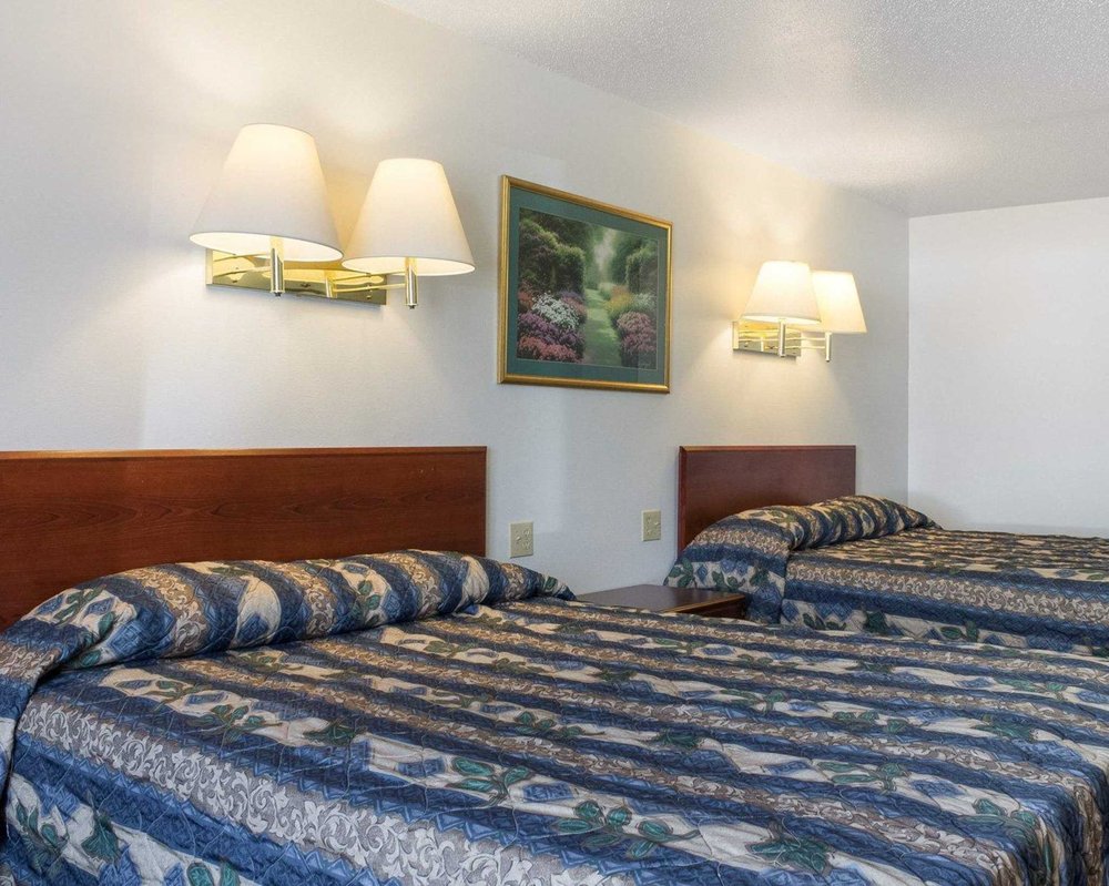 RODEWAY INN - Updated August 2025 - 18 Photos - 731 Main Ave W, West ...