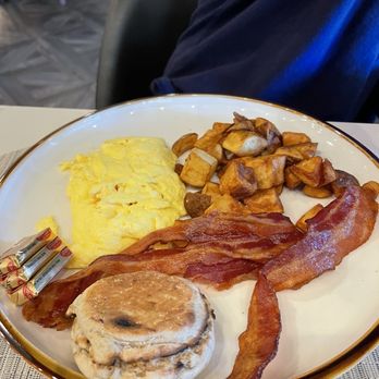 BARON LONG BAR & GRILL - Updated July 2024 - 336 Photos & 108 Reviews ...