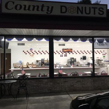 COUNTY DONUTS - Updated January 2026 - 213 Photos & 369 Reviews - 1218 ...