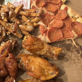 CAPS PIZZA AND TAP HOUSE - Updated May 2025 - 283 Photos & 212 Reviews ...