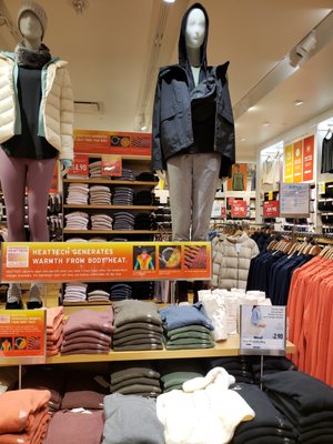 UNIQLO - Updated December 2024 - 134 Photos & 81 Reviews - 575 Bellevue ...