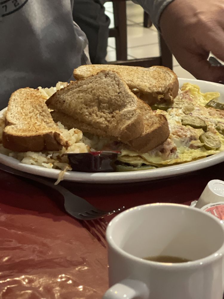 PATRICIA INN FAMILY RESTAURANT - 537 Government Street, Dryden, Ontario ...