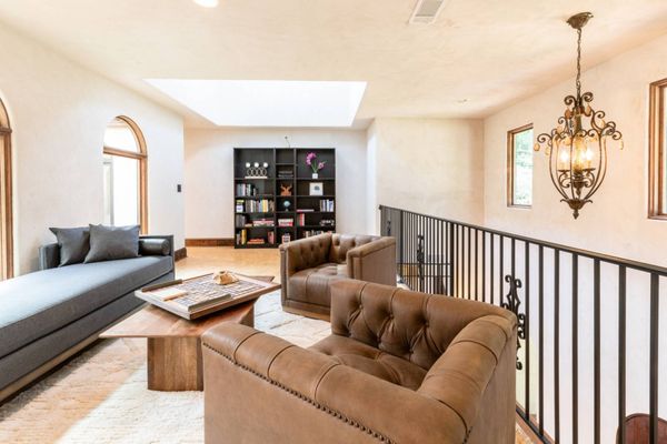 VILLA FLORA - COBRA KAI MANSION - Updated May 2026 - 28 Photos - 130 ...