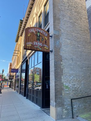 THE TOASTED FROG - Updated March 2025 - 100 Photos & 173 Reviews - 305 ...