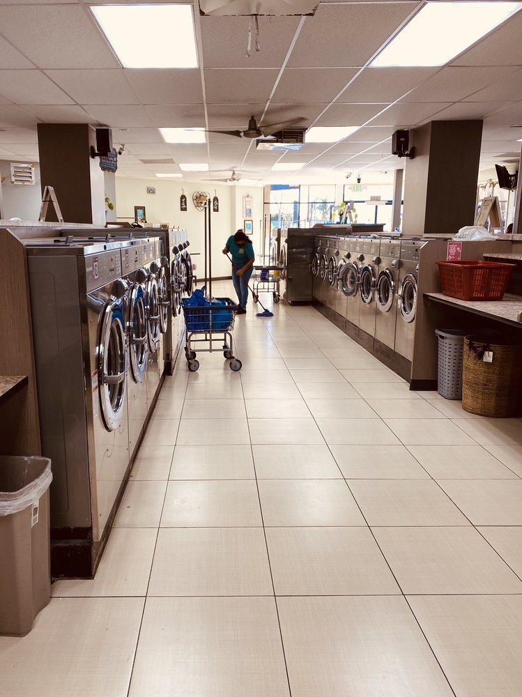 SUDZ LAUNDRY HOUSE - Updated December 2024 - 122 Photos & 291 Reviews ...