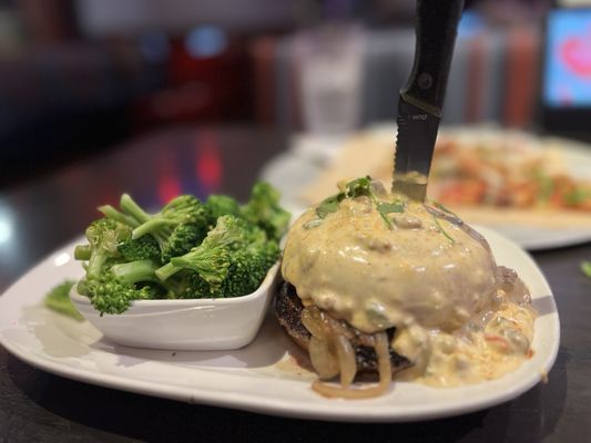 RED ROBIN GOURMET BURGERS AND BREWS - Updated December 2025 - 517 ...