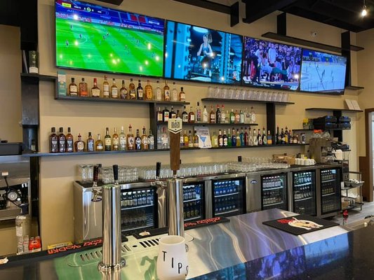 HALFTIME HUDDLE RESTAURANT & SPORTS BAR - Updated February 2025 - 416 1 ...