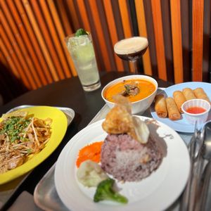 REGENCY CAFÉ - Updated September 2025 - 546 Photos & 528 Reviews - 17 ...