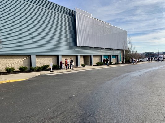 CROSSROADS OAKLEY - Updated October 2025 - 72 Photos & 95 Reviews ...