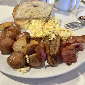 SPRUCE CAFE with reviews - Updated September 2024 - 55 Photos & 35 ...