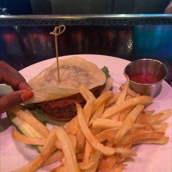 MARLOW’S TAVERN - Updated July 2024 - 321 Photos & 323 Reviews - 2200 ...