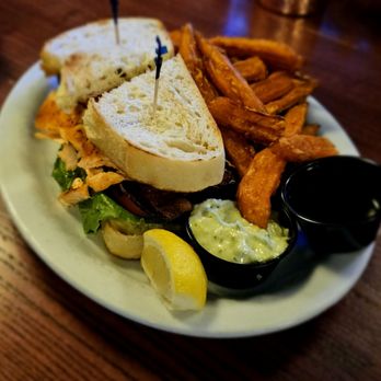 DISTRICT 36 WINE BAR AND GRILLE - Updated January 2026 - 150 Photos ...