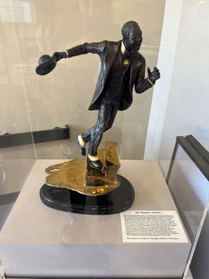 VALENCIA PARK - MALCOLM X LIBRARY - Updated October 2025 - 93 Photos ...