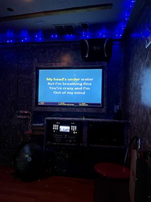 32 KARAOKE - Updated December 2025 - 126 Photos & 139 Reviews - 32 W ...