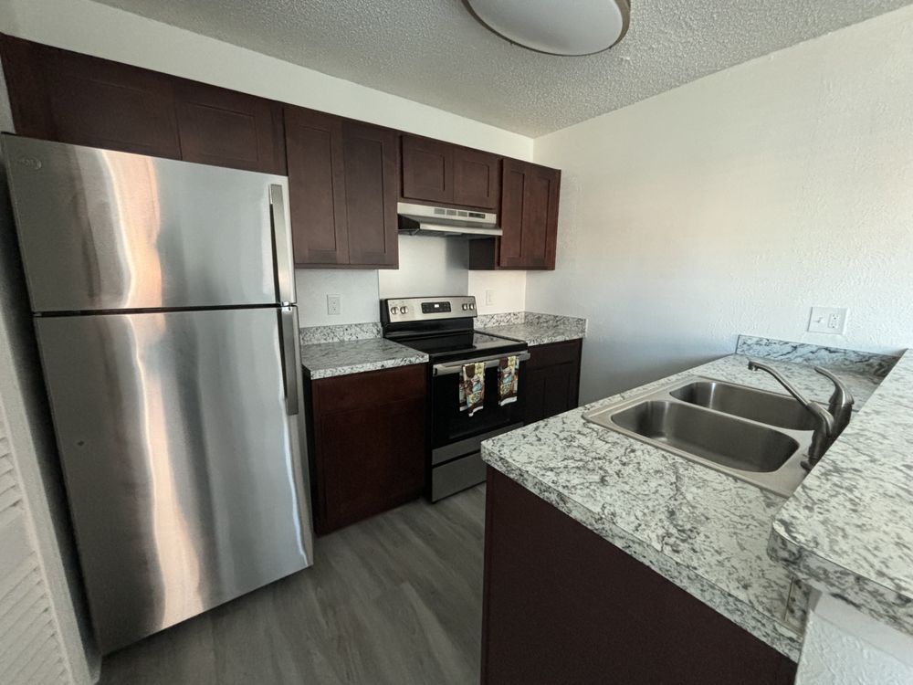 HEATHER RIDGE APARTMENTS - Updated December 2025 - 39 Photos - 4030 ...