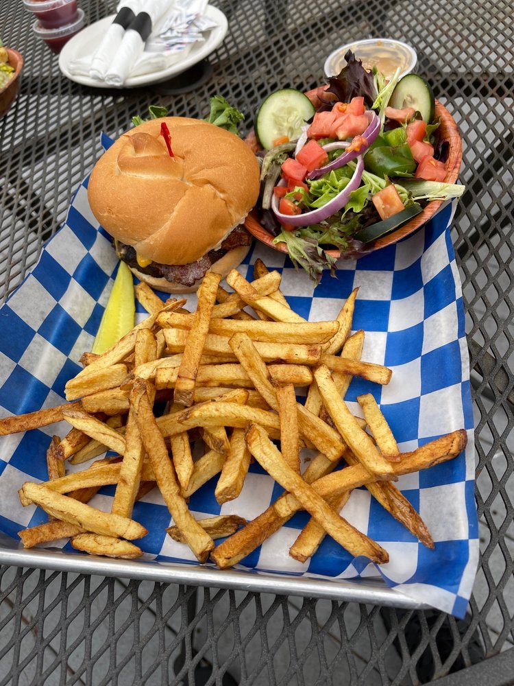 STOCKHOUSE RESTAURANT & SANDBAR PUB - Updated May 2025 - 27 Photos & 31 ...