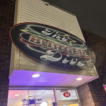 THE BURGER DIVE - Updated July 2024 - 313 Photos & 637 Reviews - 114 N ...