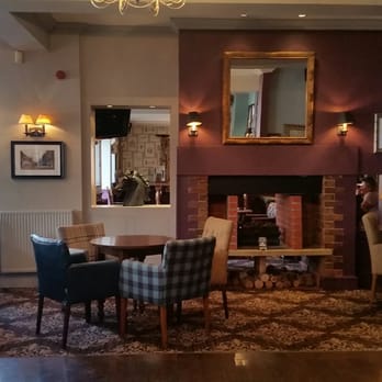 THE HARROW INN - High Street, Cheam, Surrey, United Kingdom - Sports ...