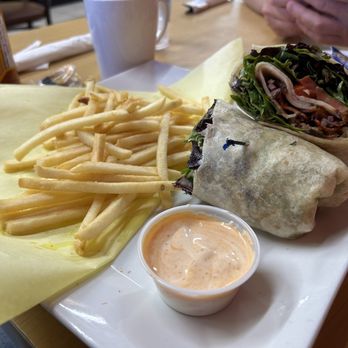 D’LICIOUS CAFFE - Updated July 2024 - 334 Photos & 319 Reviews - 581 E ...