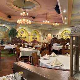 CAROUSEL RESTAURANT - Updated January 2026 - 1941 Photos & 1833 Reviews ...