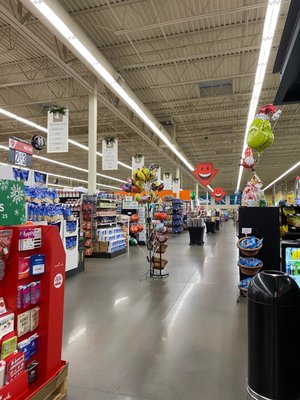 HY-VEE - 19 Photos & 20 Reviews - 4221 W Circle Dr NW, Rochester ...