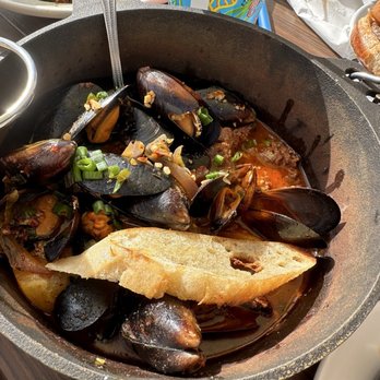 Same Day Service at Crawdads on the Lake - Updated April 2025 - 332 ...