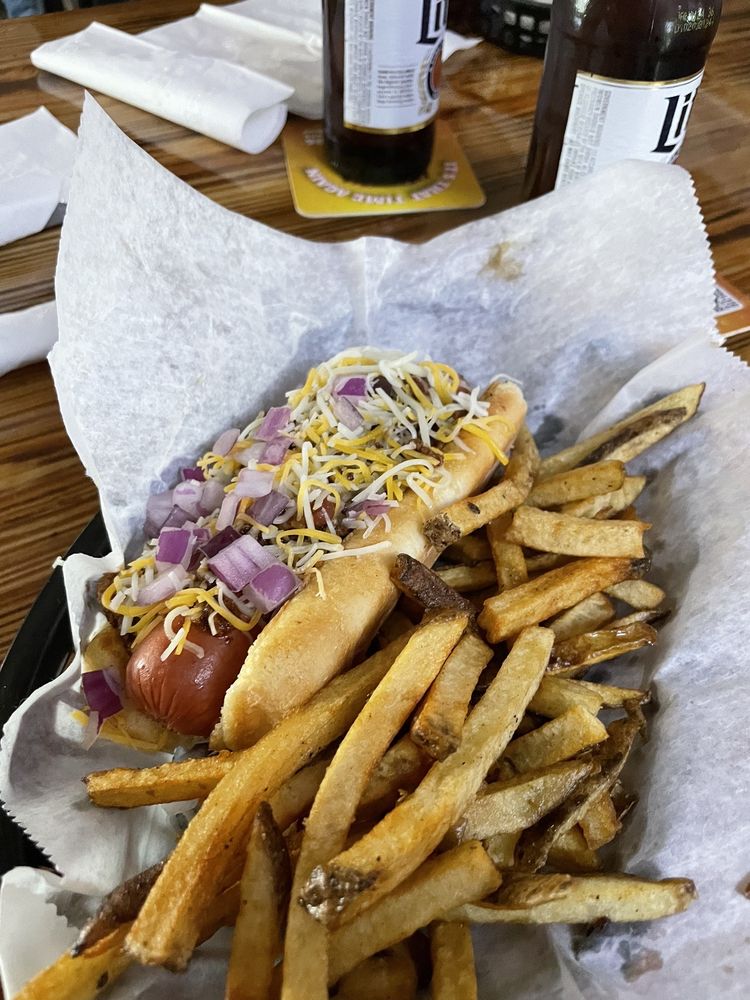 83 & CHESTNUT PUB AND EATERY - Updated December 2025 - 33 Photos & 39 ...