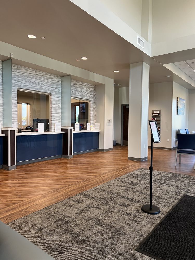 HIGHLAND RETINA ASSOCIATES - Updated December 2025 - 12 Photos - 4621 E ...