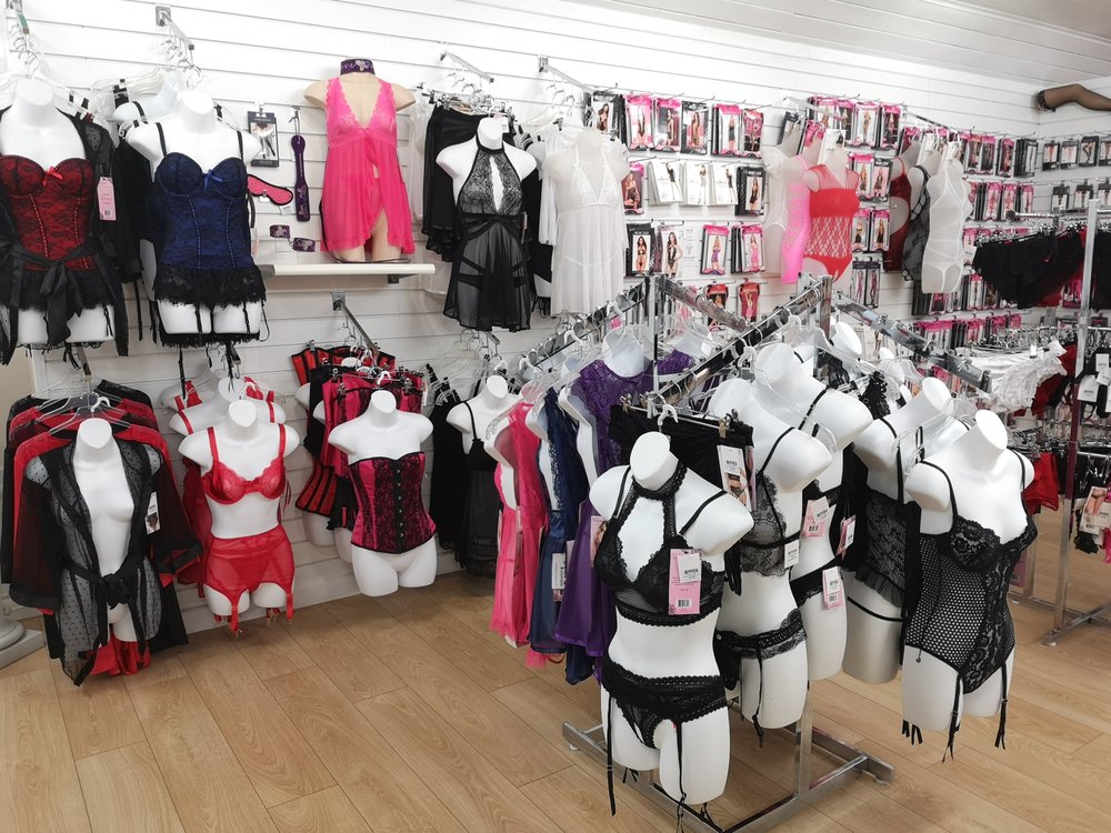 PULSE & COCKTAILS - Updated December 2025 - Beacon Service Area, Hull ...