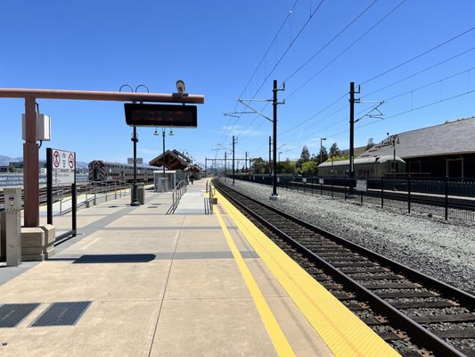 SANTA CLARA CALTRAIN STATION - Updated December 2025 - 144 Photos & 51 ...
