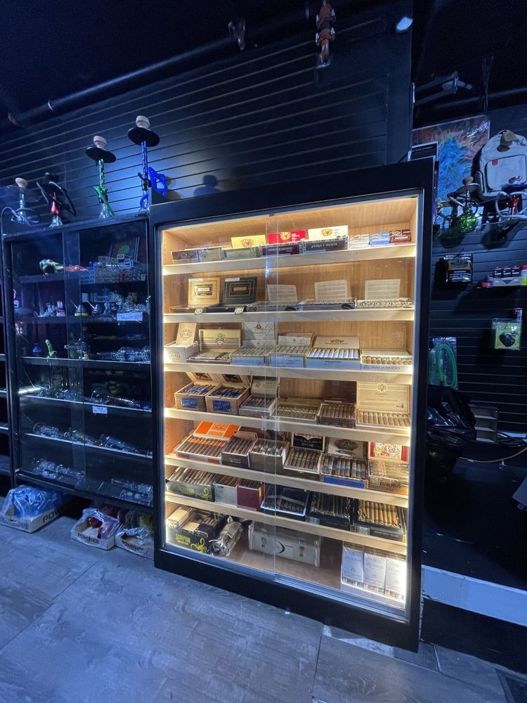 OLD CITY SMOKE SHOP - Updated January 2026 - 11 Photos - 136 Chestnut ...