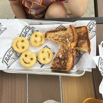 TRACKS LOUNGE - Updated December 2025 - 26 Photos & 20 Reviews - 181st ...