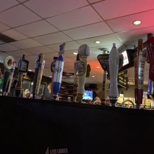 GATOR’S SPORTS BAR & GRILL - Updated December 2025 - 121 Photos & 234 ...