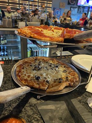 RIVERSIDE PIZZA & PUB - Updated November 2025 - 46 Photos & 117 Reviews ...