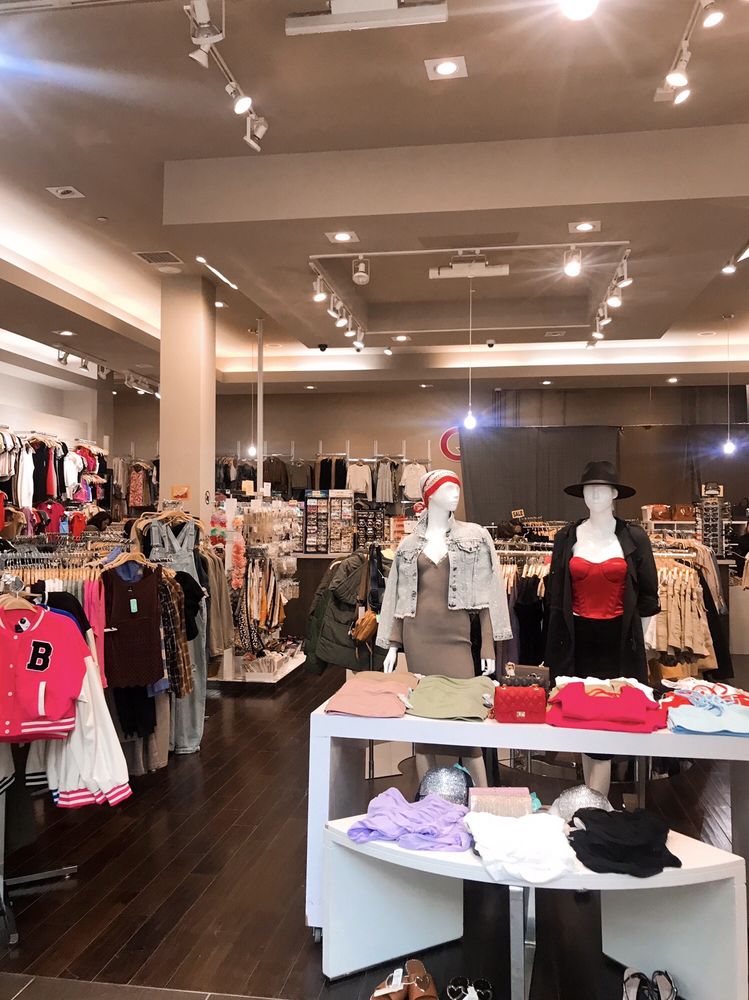 Q - Updated November 2025 - 20 Photos & 44 Reviews - 262 Los Cerritos ...