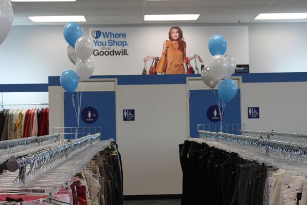GOODWILL SOUTHERN CALIFORNIA RETAIL STORE & DONATION CENTER - Updated ...
