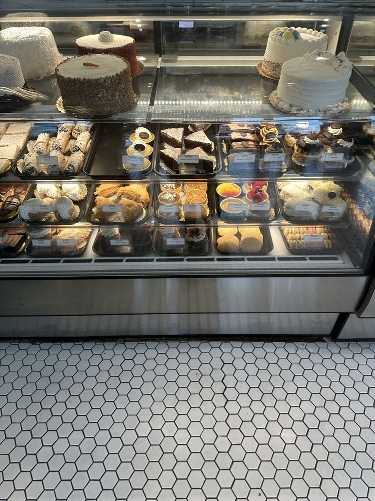 HENRI’S BAKERY & DELI - Updated July 2025 - 79 Photos & 93 Reviews ...